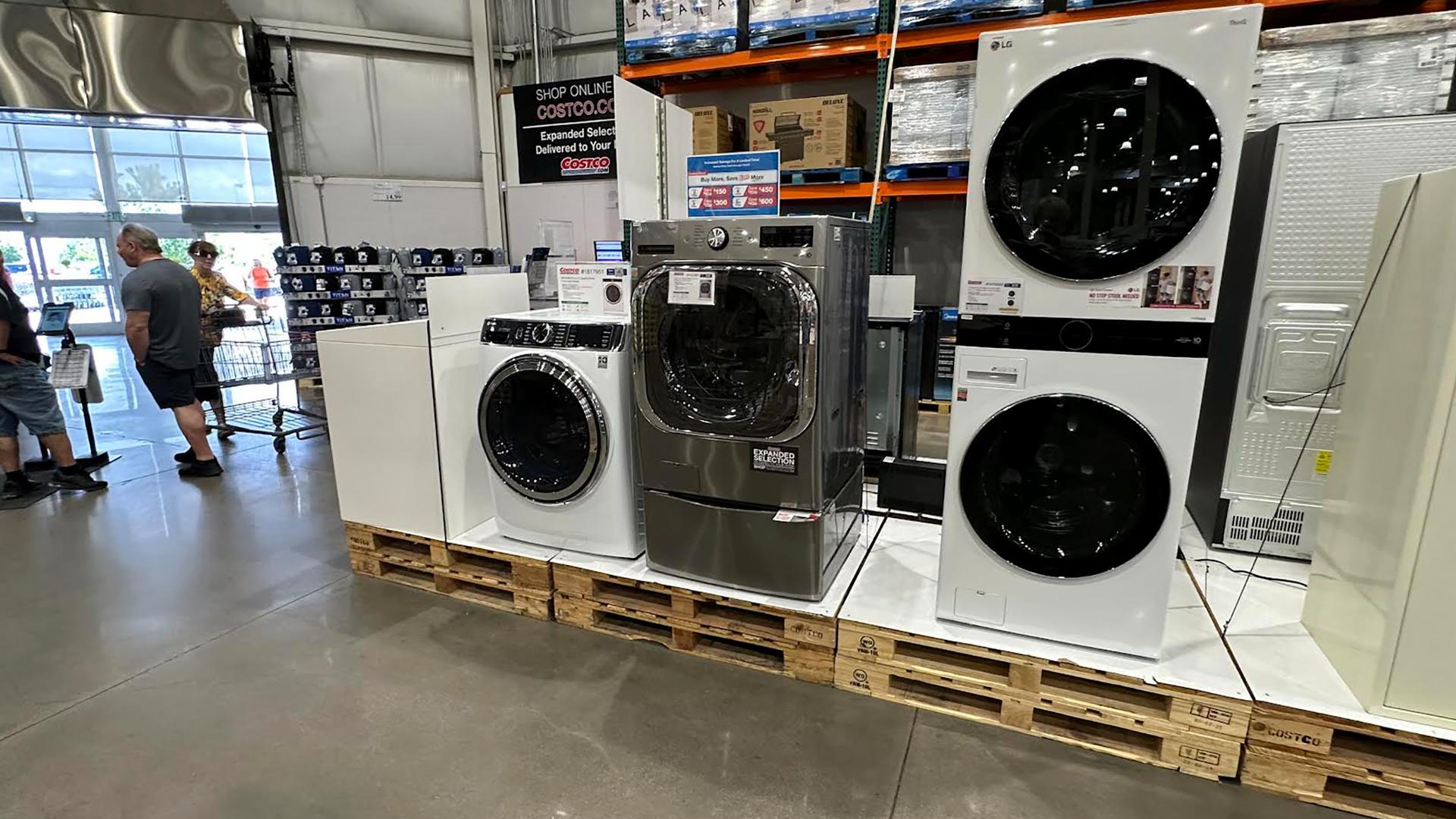 Gap widens between high-income and low-income spenders; experts say ...
