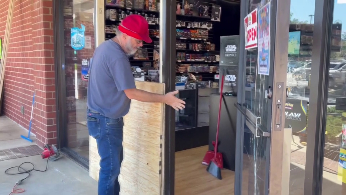 ‘They just shoveled cards into bags’: Thieves get away with $45,000 ...
