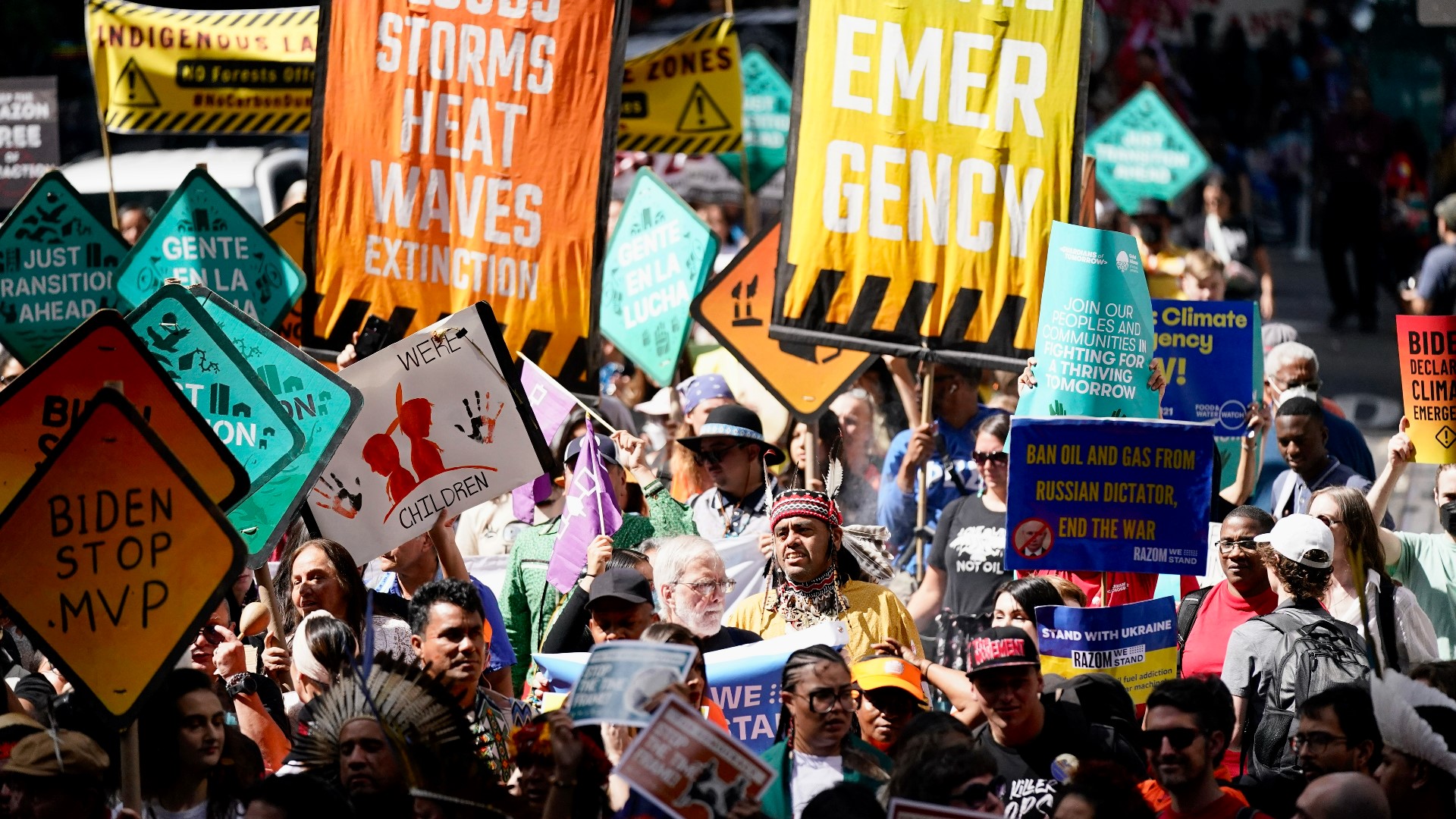 Thousands protest in NYC's March to End Fossil Fuels | kvue.com