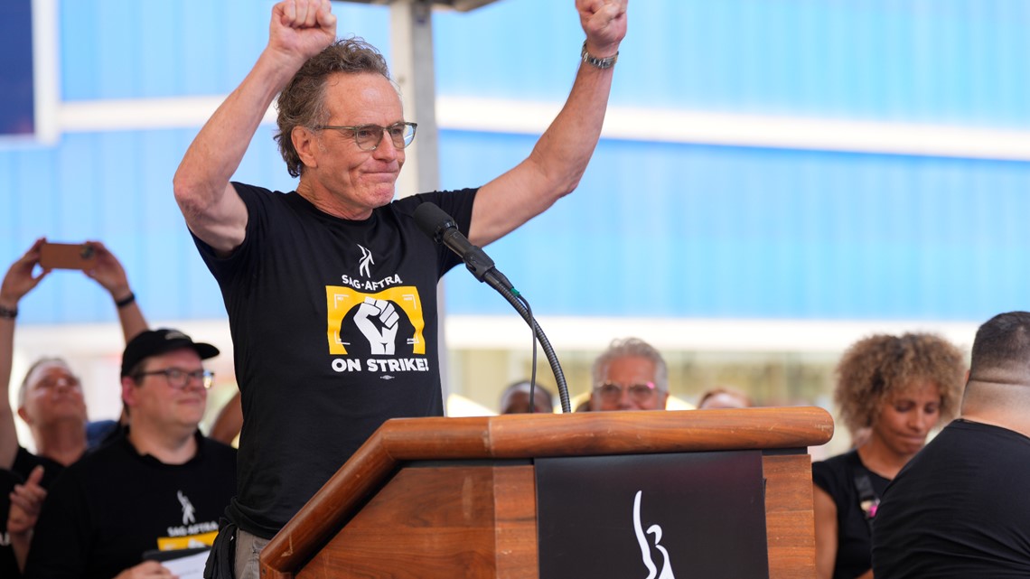 Celebrities join striking actors, writers on the picket line | kvue.com