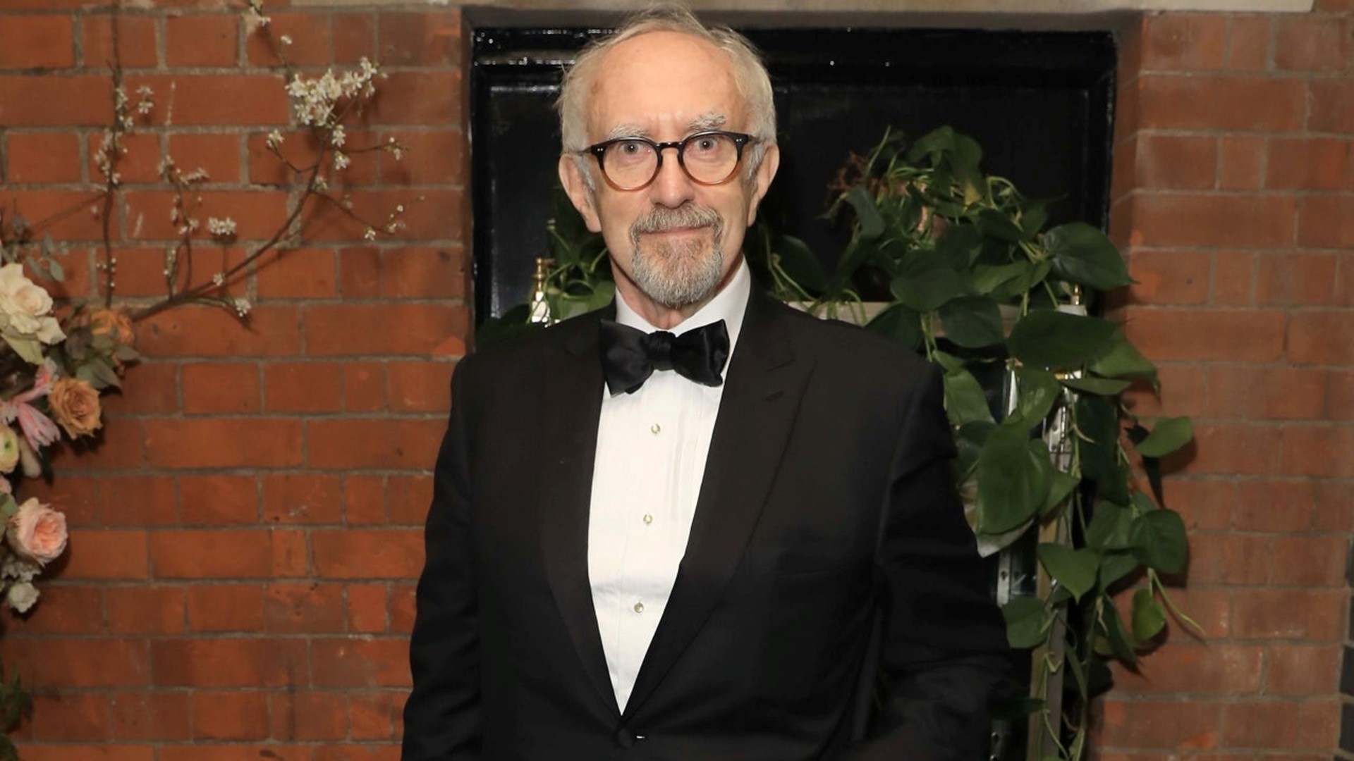 'The Crown' Star Jonathan Pryce Thinks the Season 5 Disclaimer Is ...