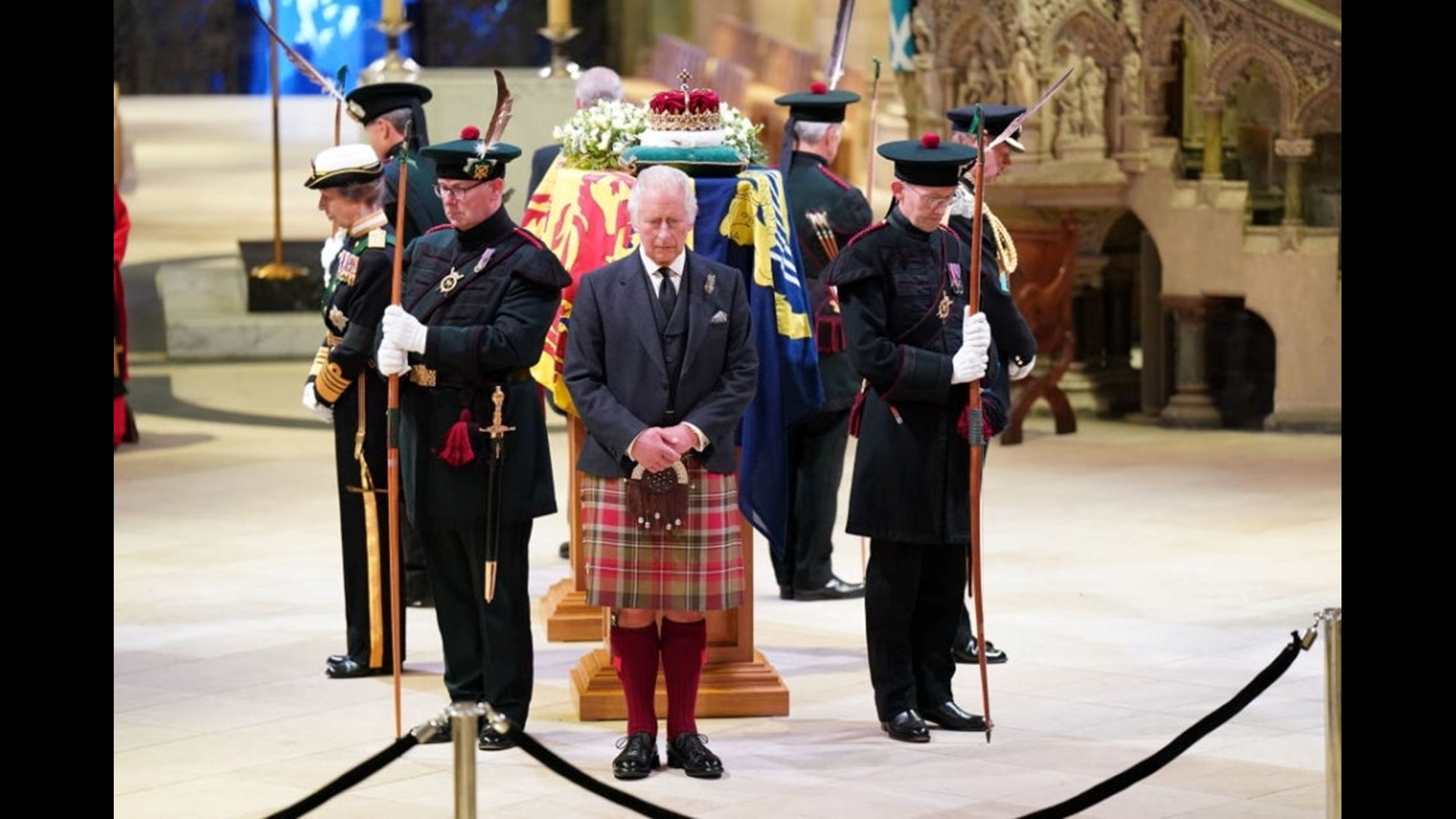 Princess Anne Thanks Late Mom Queen Elizabeth in Heartfelt Tribute ...