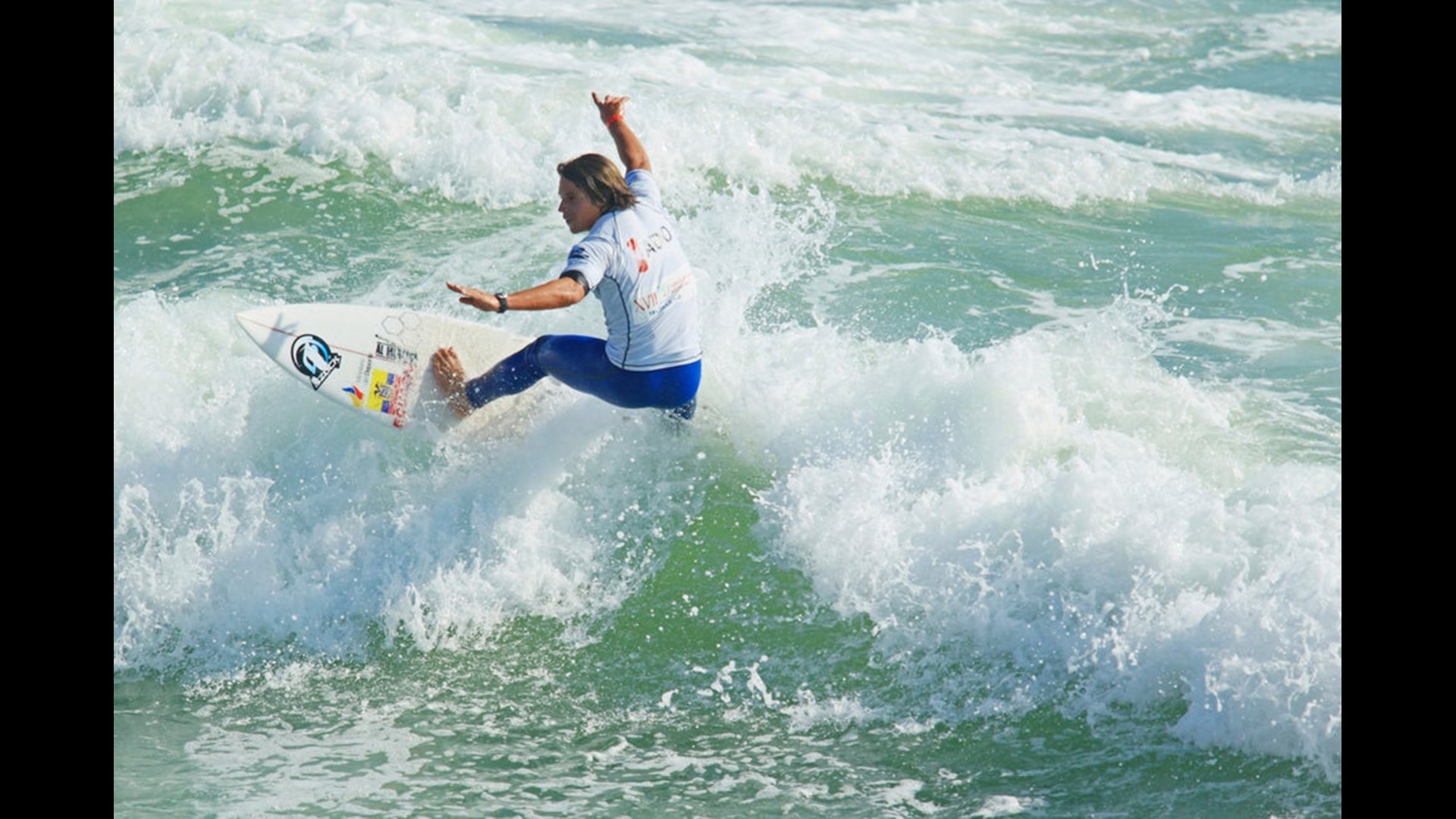 Israel Barona, Ecuadorian Surfer, Dead at 34 After Suffering Seizures ...