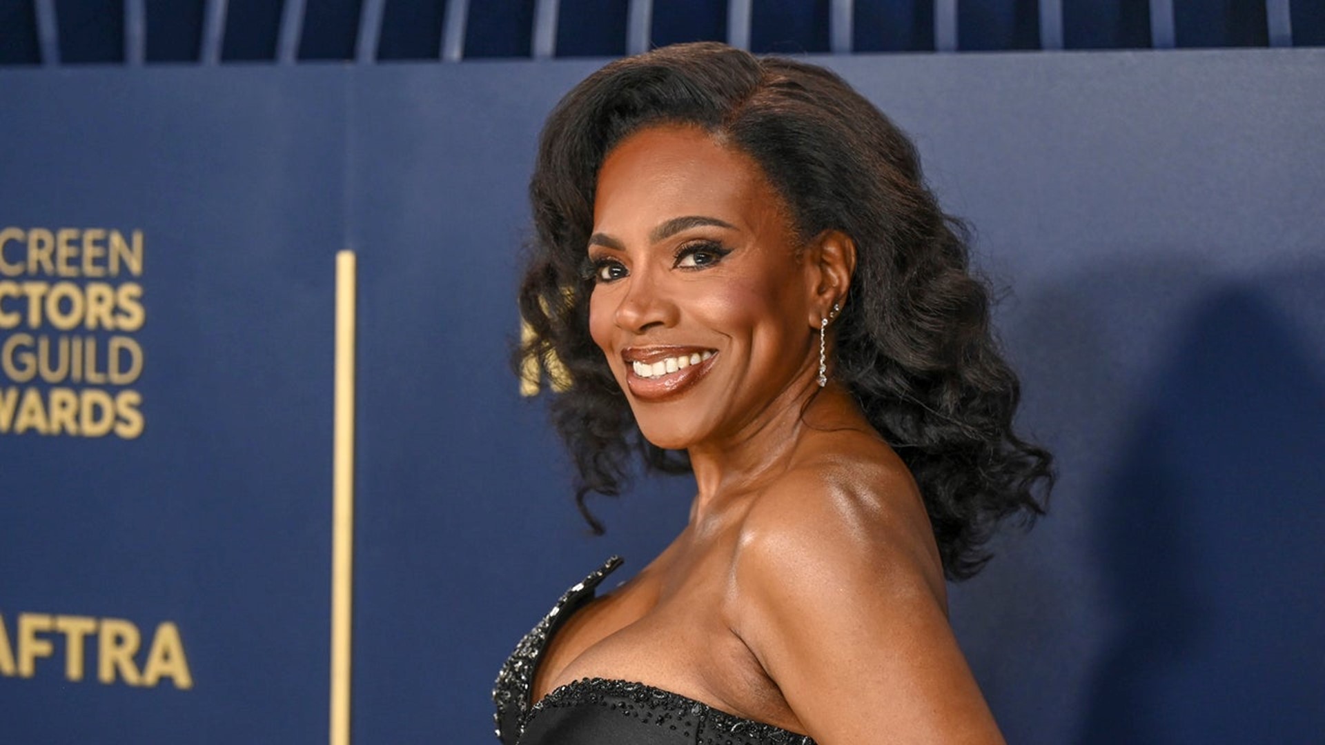 Sheryl Lee Ralph Says 'Hell Yes' to Joining Whoopi Goldberg in 'Sister ...