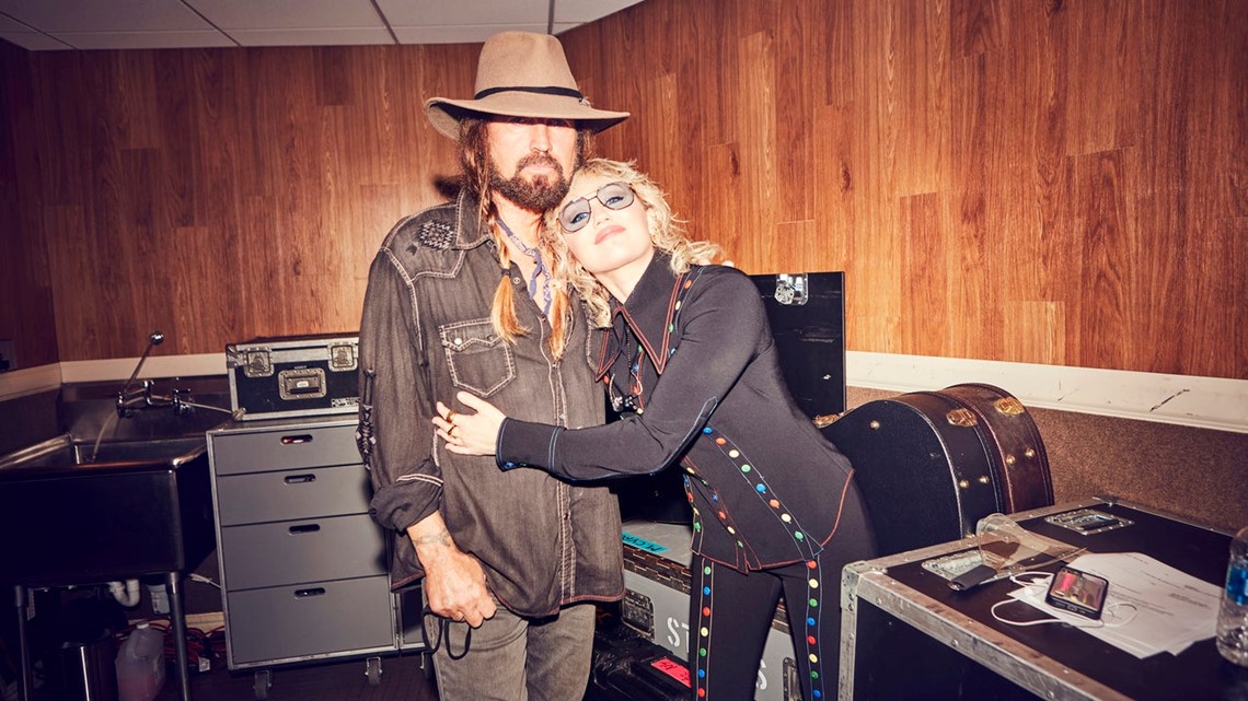 Miley Cyrus Makes GRAMMYs History With Dad Billy Ray | kvue.com