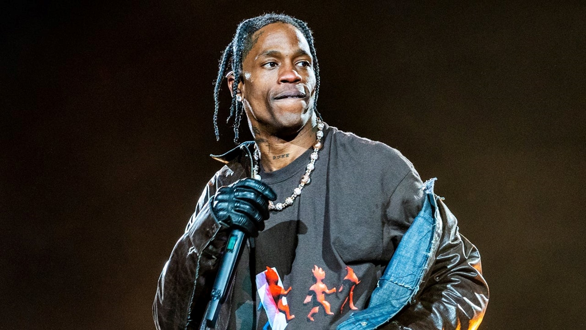 Astroworld Victims' Families Strike Settlement Over Travis Scott ...