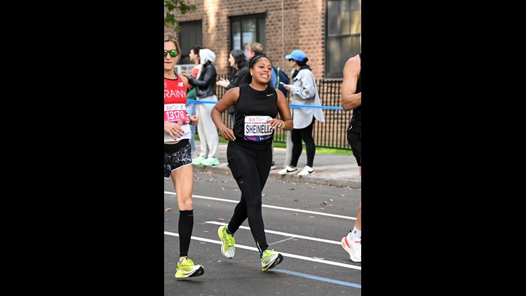 Amy Robach, T.J. Holmes and More Celebs Complete 2023 NYC Marathon: See ...