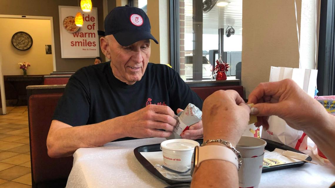 Man eats at Chick-fil-A for 1,000 consecutive days | kvue.com