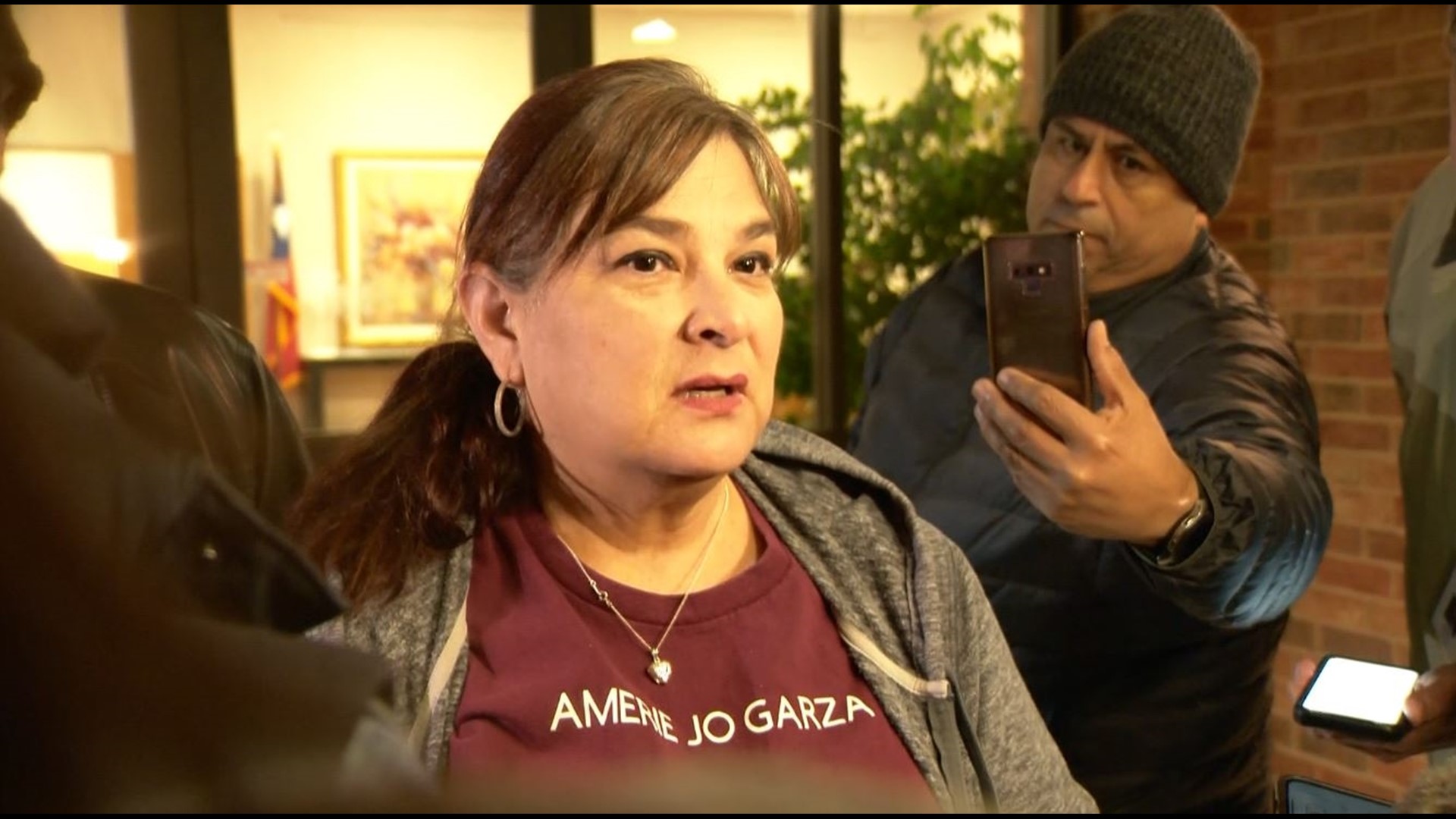Robb shooting investigation: Uvalde families meet with DOJ | kvue.com