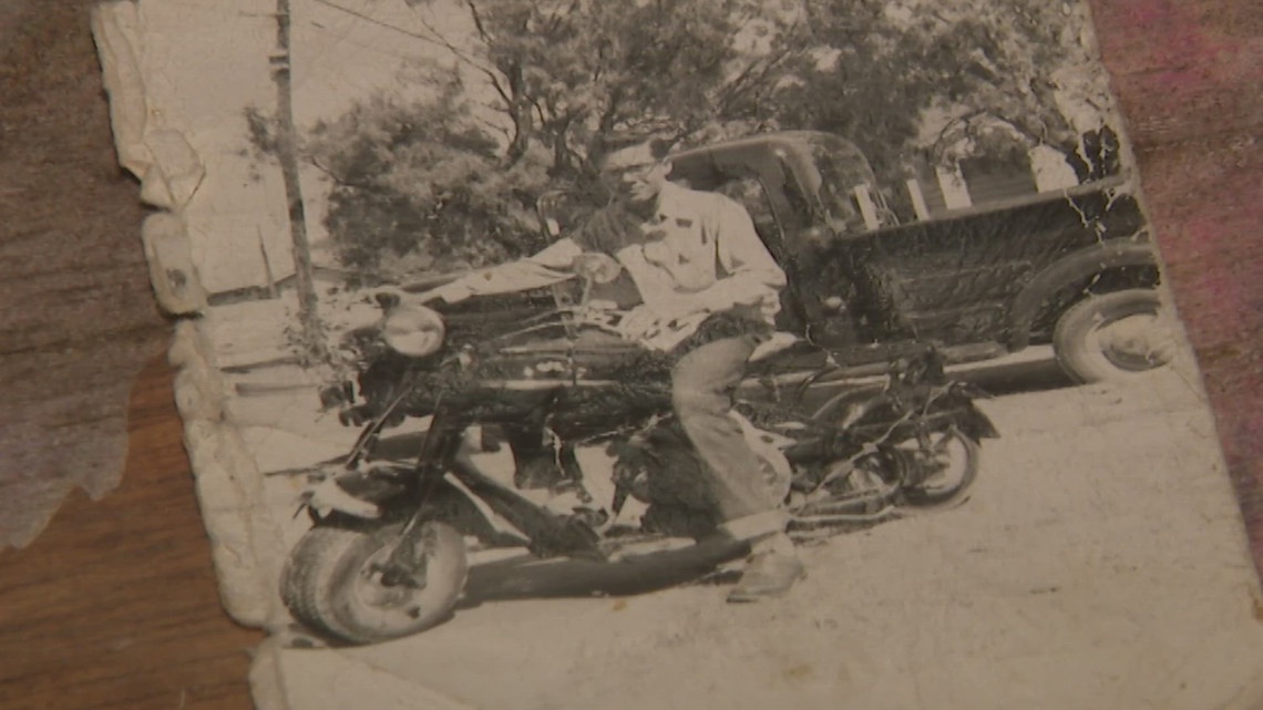 Texas man, 87, nearly loses license over Real ID rule | kvue.com
