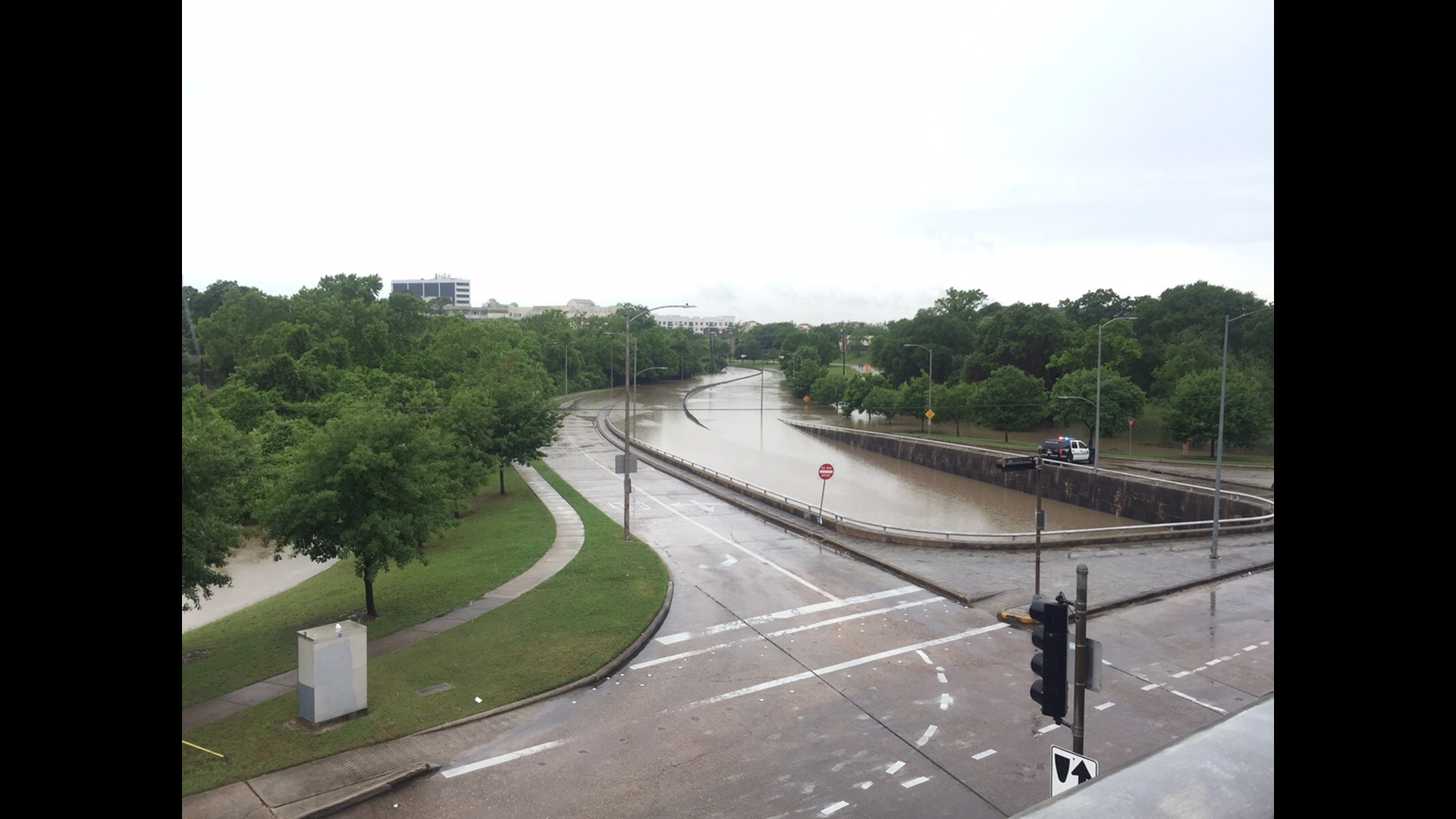 Relentless rain causes historic flash flooding across Houston | kvue.com