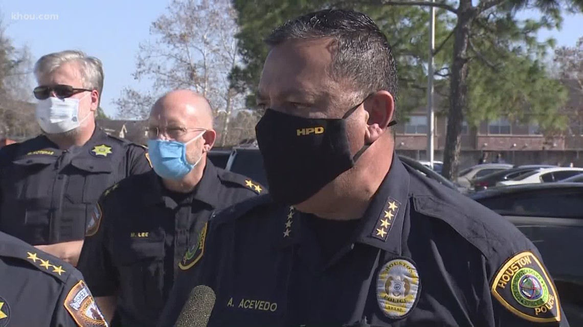 HPD officer took part in riot at Capitol, Chief Acevedo says | kvue.com