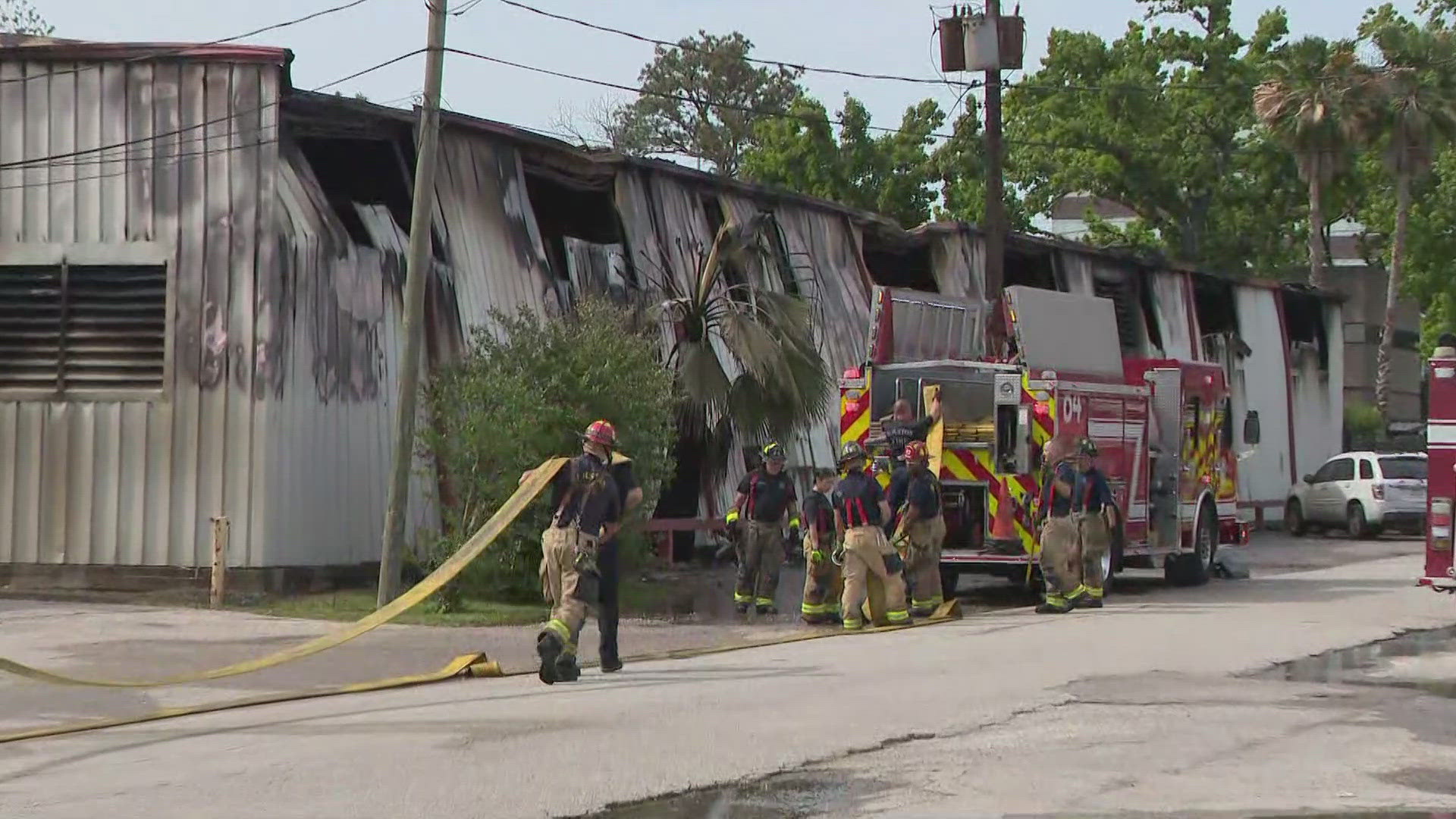 Dozens of firefighters battle Houston drywall warehouse fire | kvue.com