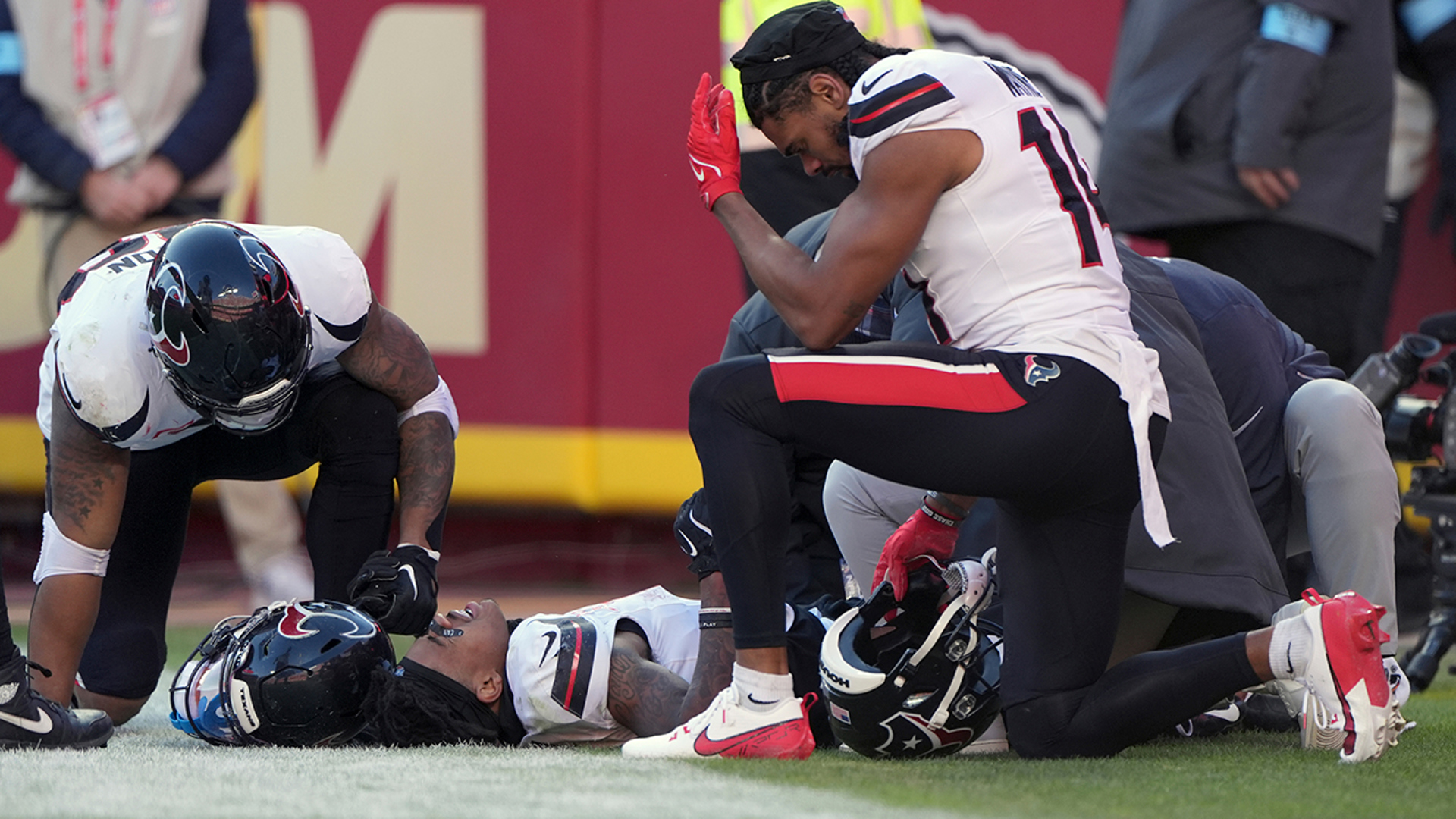 Tank Dell injury: Texans receiver out for the season with knee injury ...