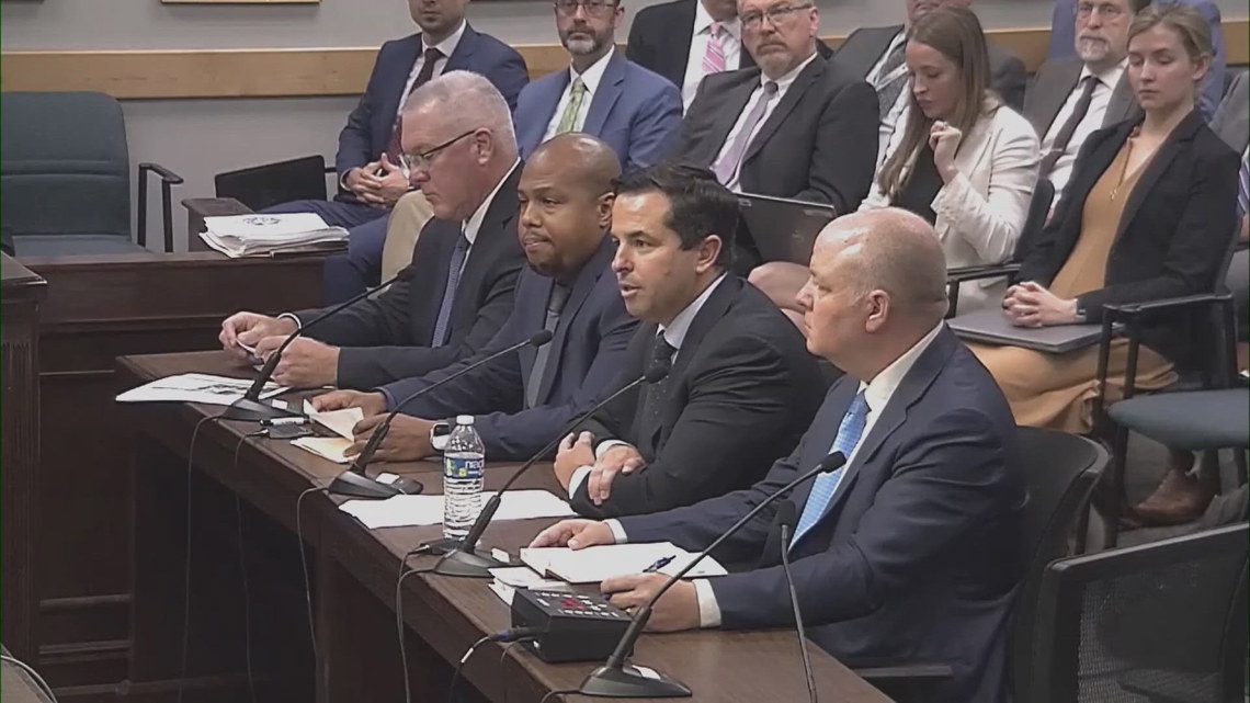 CenterPoint Energy CEO apologies to customers after outages | kvue.com