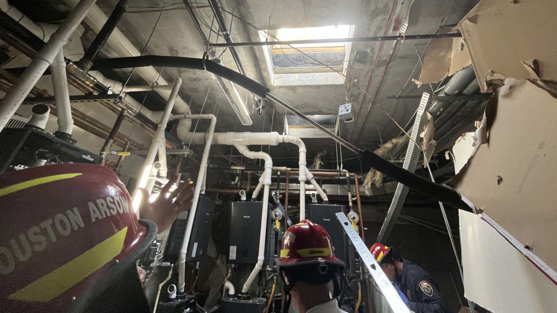6 people hurt in explosion at Downtown Houston high-rise, fire ...