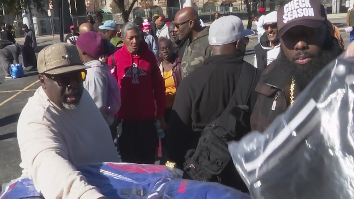 Trae Tha Truth hands out blankets to homeless in Houston | kvue.com