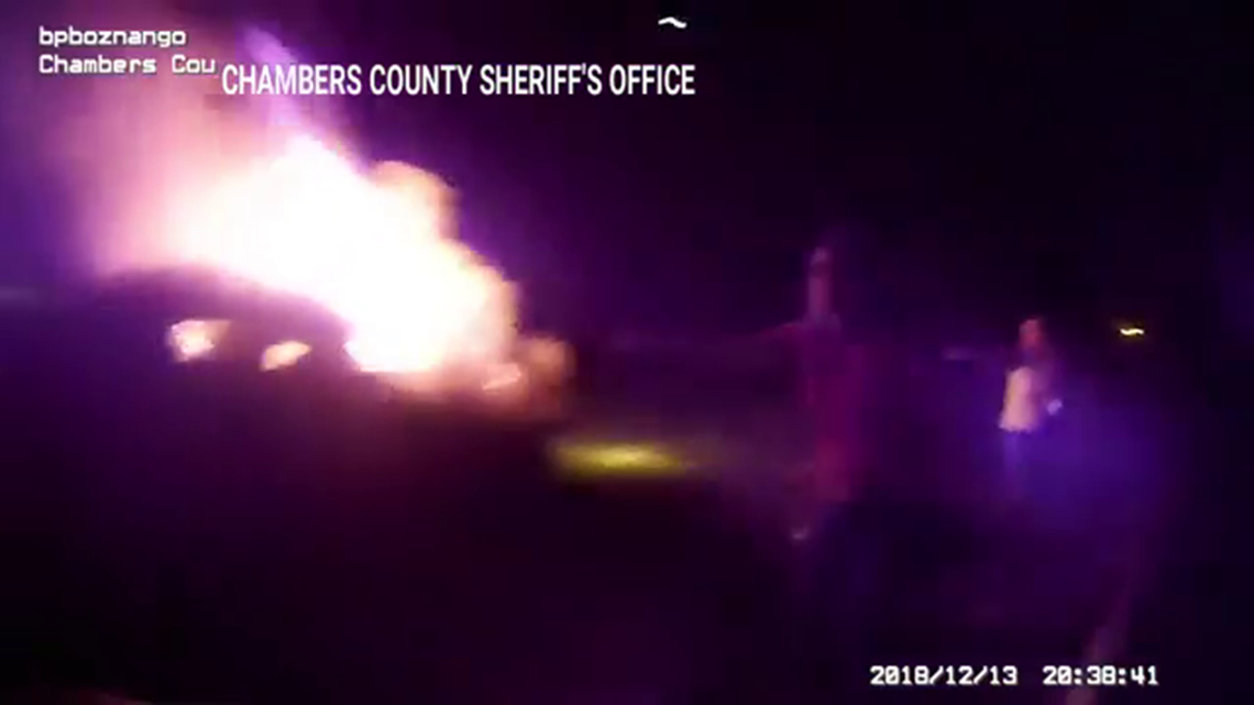 Video shows Chambers County deputies pulling man from burning car last ...