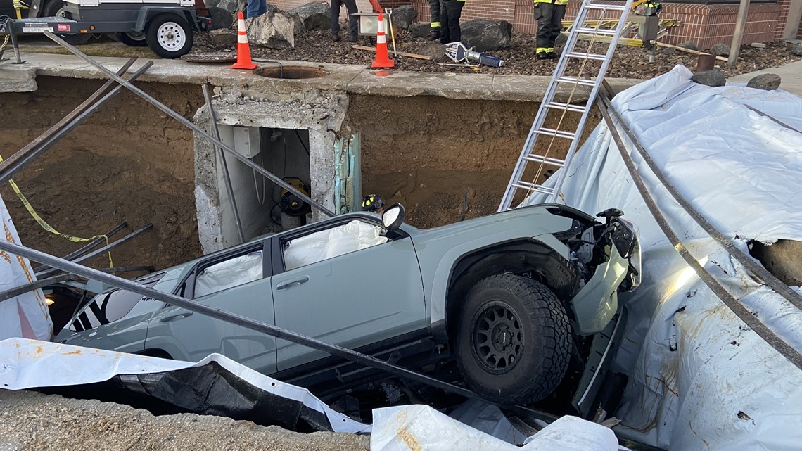 Man crashes into hole after Idaho State Police pursuit | kvue.com