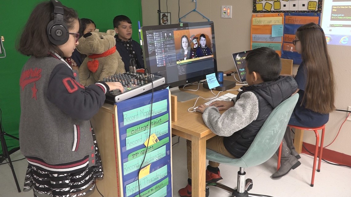 Blake Manor Bulldog News: Meet the students putting on newscasts | kvue.com