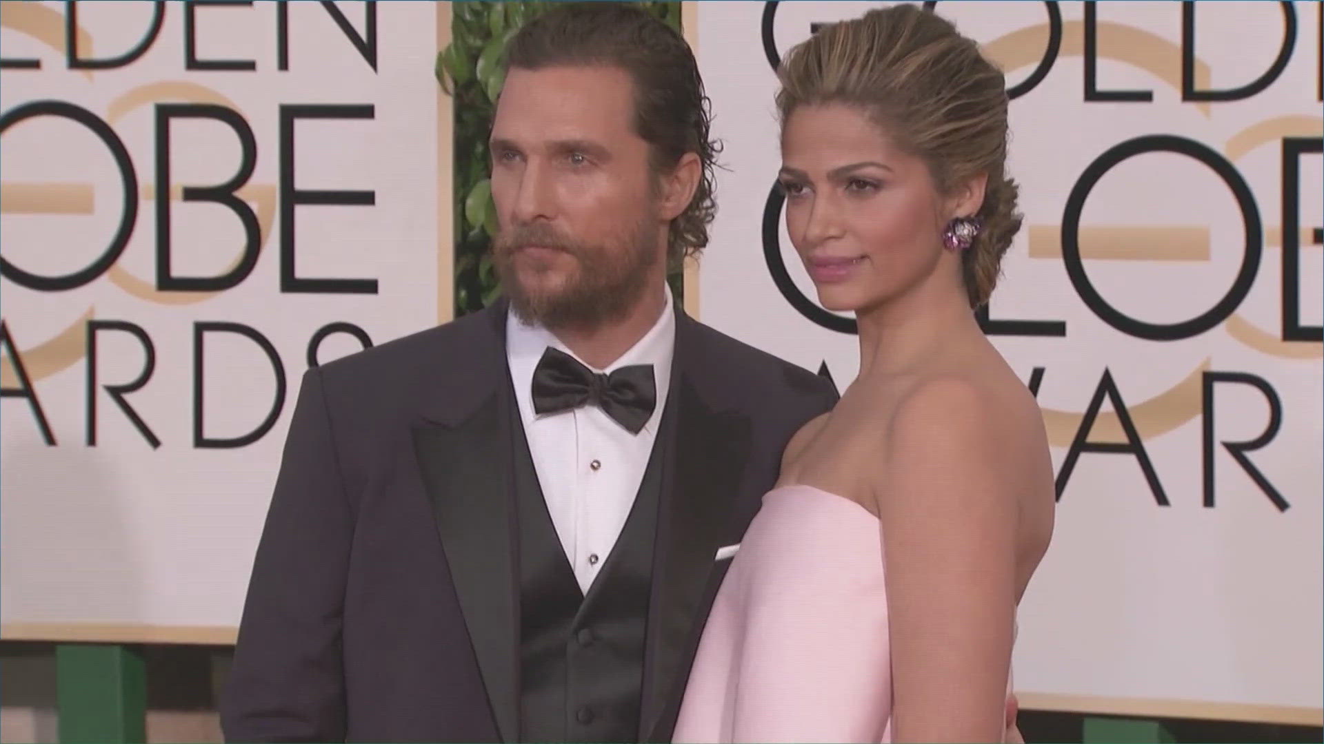 Matthew McConaughey trademarks voice, likeness to block AI deepfakes ...