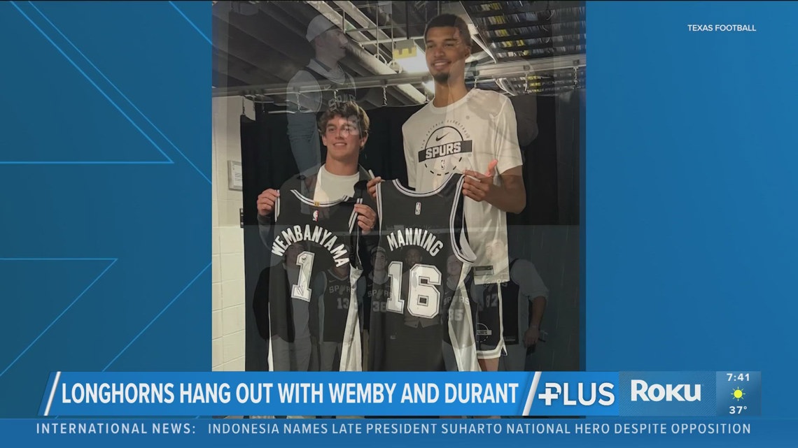 Texas Football players hang out with Durant, Wemby after Spurs defeat ...