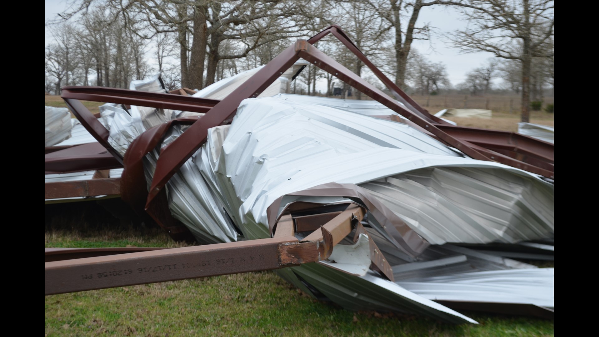 Central Texas residents assess damage after Friday's strong storms ...