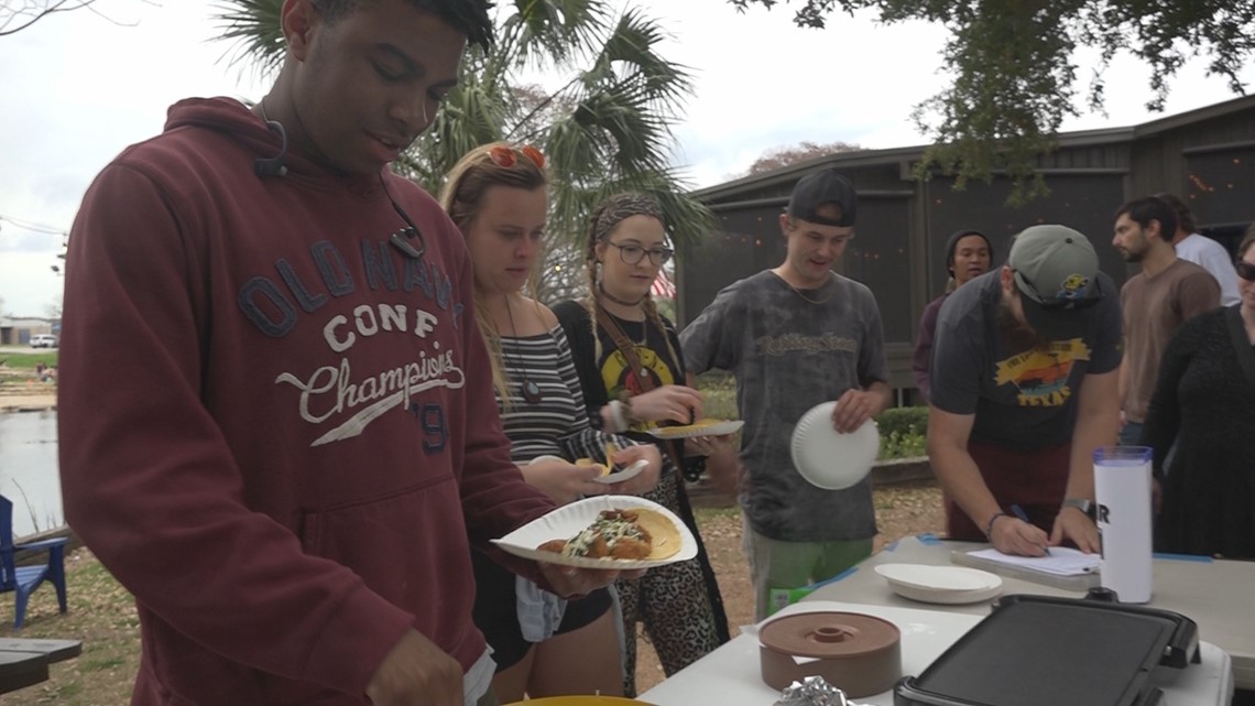 Environmental group holds free fish fry, gives tacos made from invasive ...
