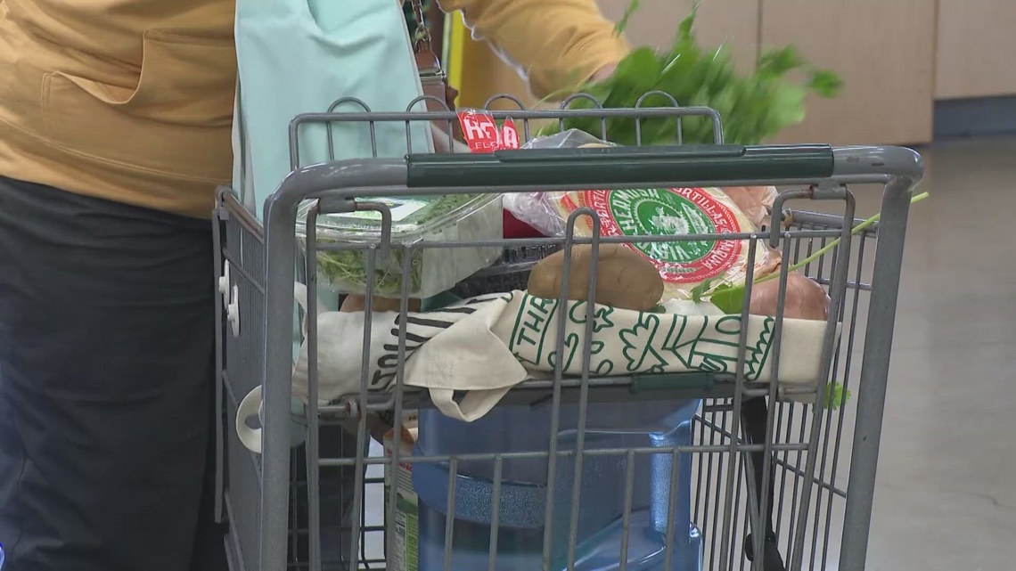 Ahead of expected freeze, Central Texans stock up on essentials | kvue.com