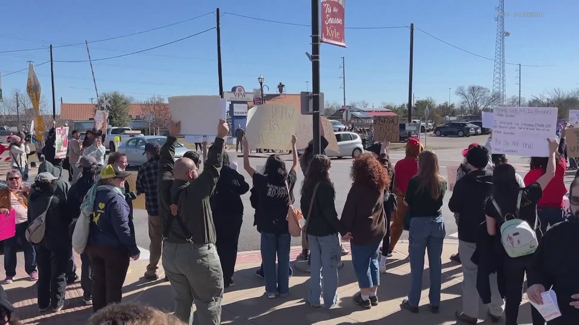 Anti-ICE protest held Sunday in Kyle | kvue.com