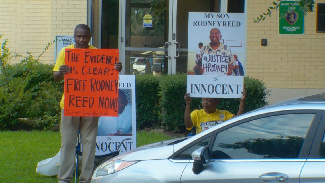 Rodney Reed supporters protest his execution date in Downtown Austin ...