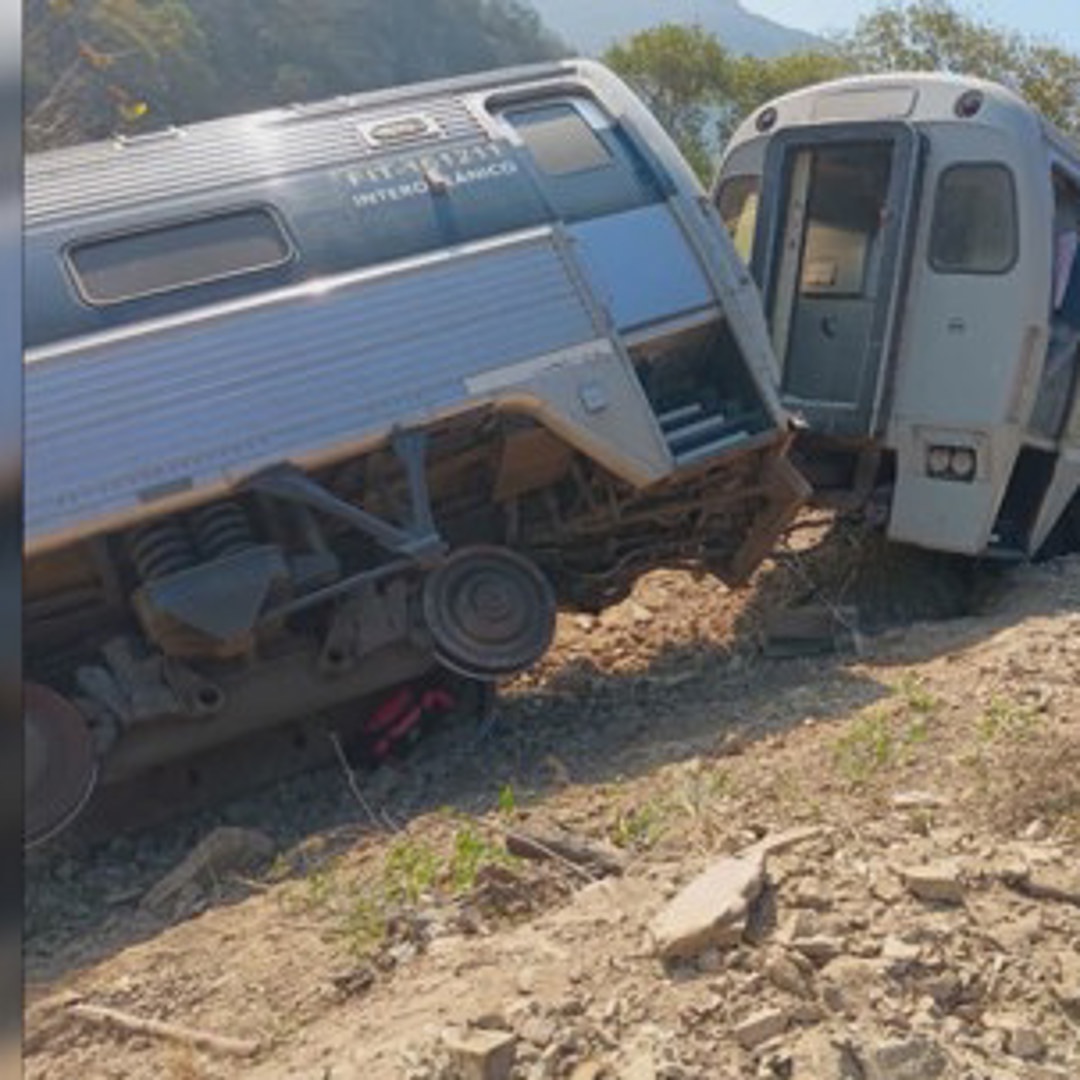 Victims' families demand answers in deadly Mexico train crash as ...