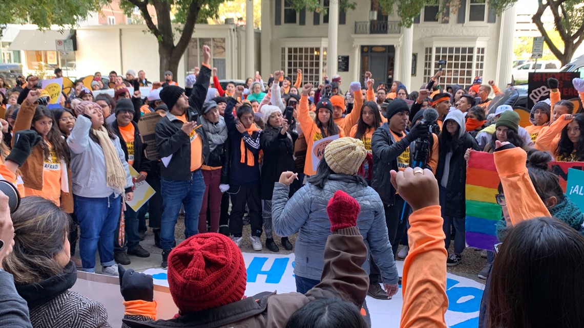 Austin DACA rally sparked by Supreme Court hearing | kvue.com