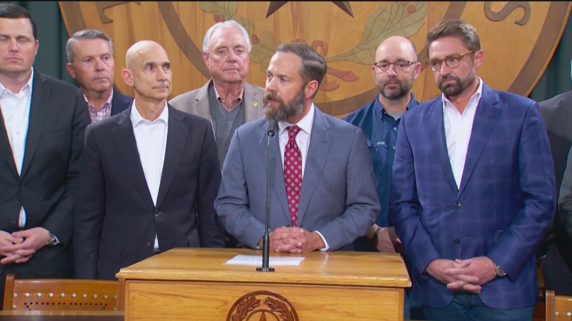 Texas House speaker vote: Battle between Dustin Burrows, David Cook continues | kvue.com