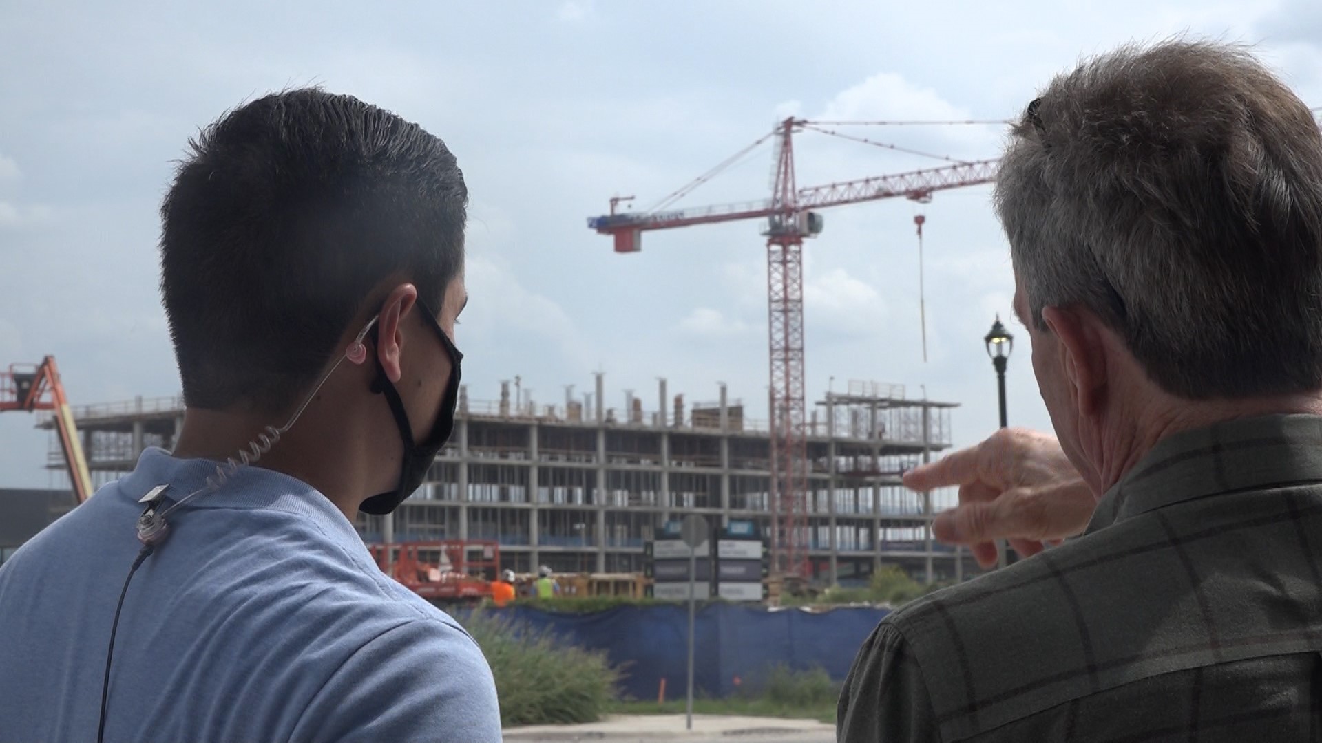 Austin crane collision: Longtime crane operator provides insight | kvue.com