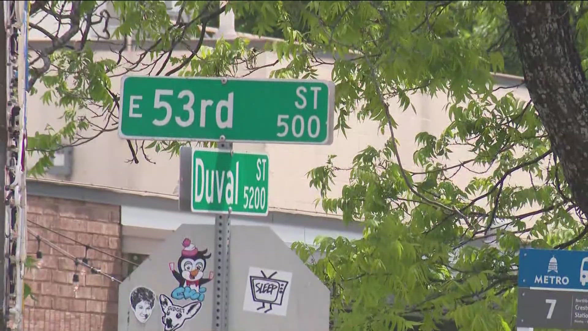 5 injured after crash involving CapMetro bus, stolen truck in Central ...