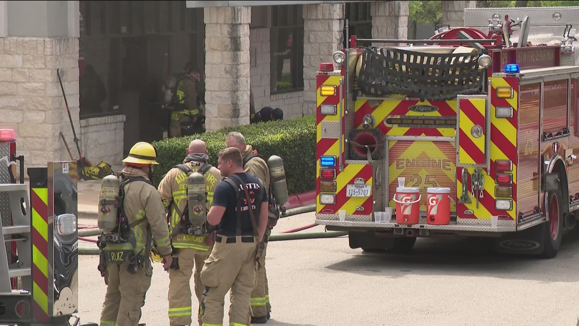 Crews respond to fire after explosion in northwest Austin | kvue.com