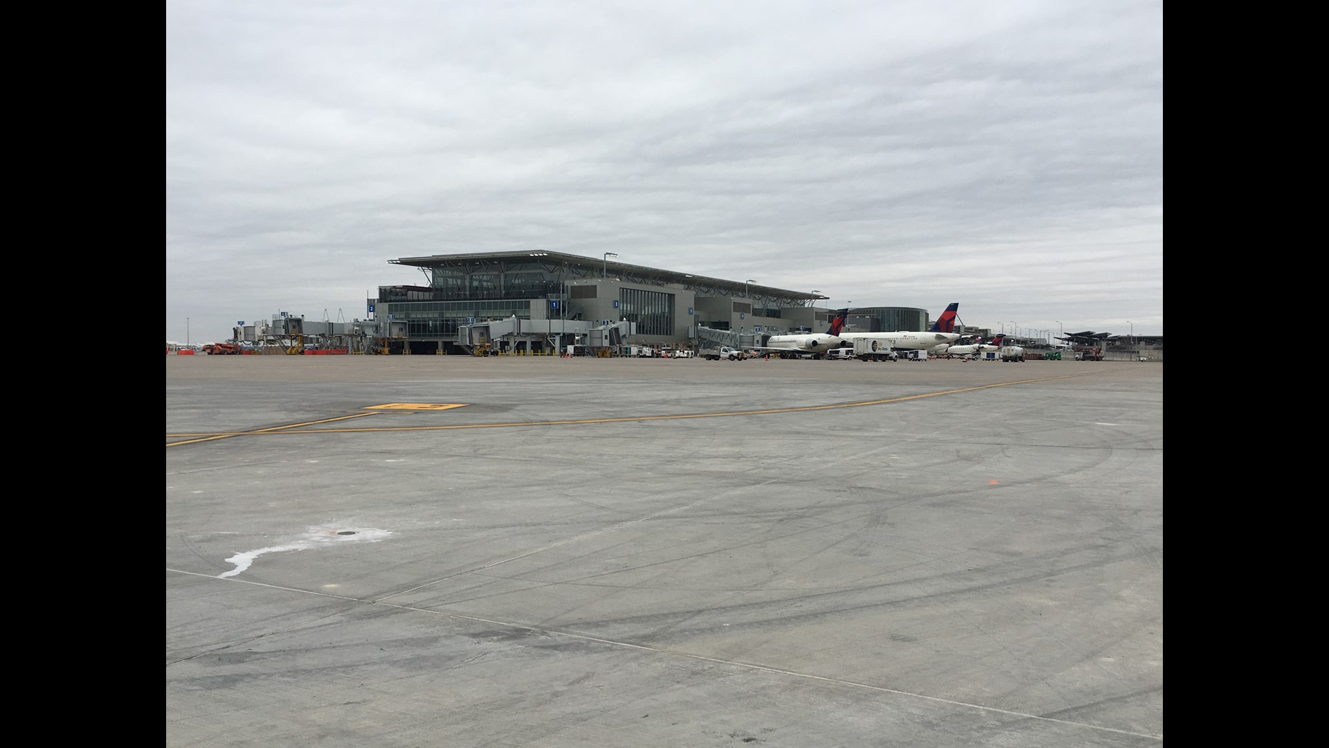 Austin airport opens 9 new gates, adds observation deck | kvue.com