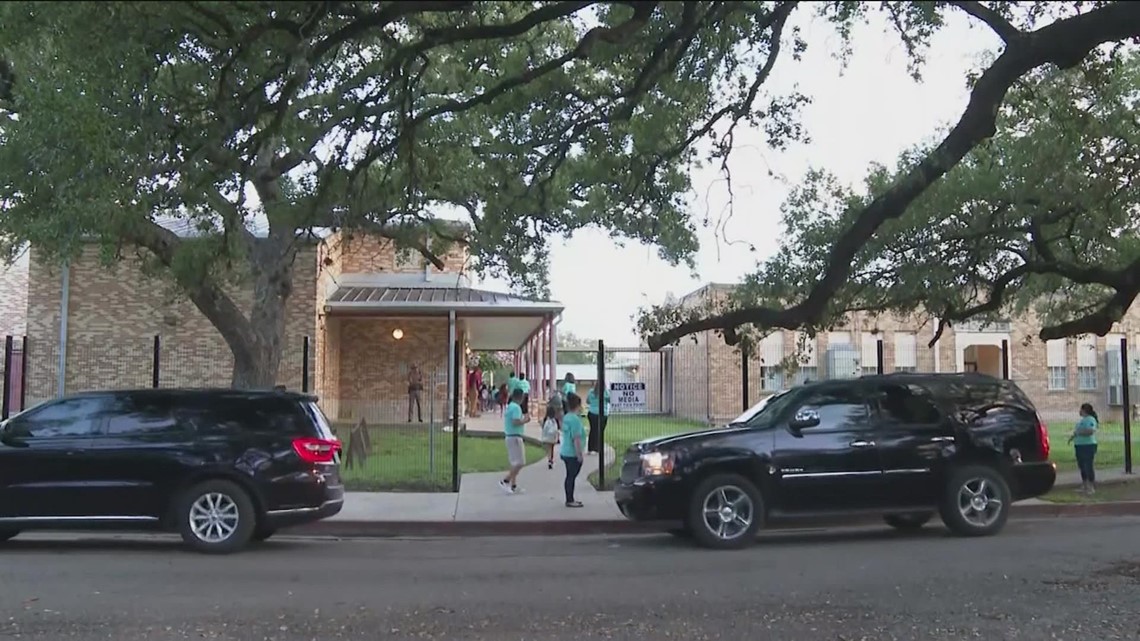 Uvalde students return for the first time since shooting | kvue.com