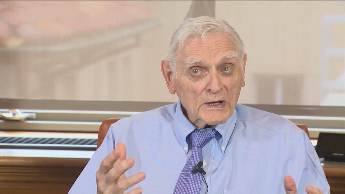Nobel Prize-winning UT Austin professor John Goodenough dies | kvue.com