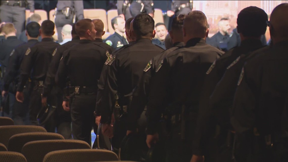 Austin Police Department graduates 25 cadets | kvue.com
