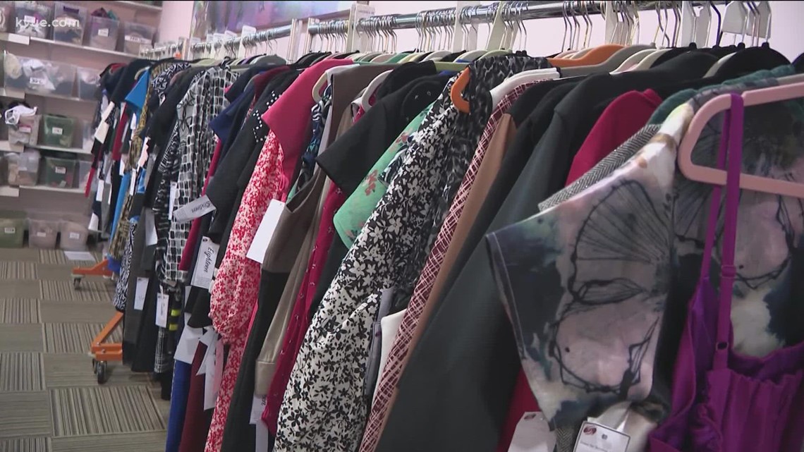 'It means a lot' | Female veterans get new outfit, headshots to help ...