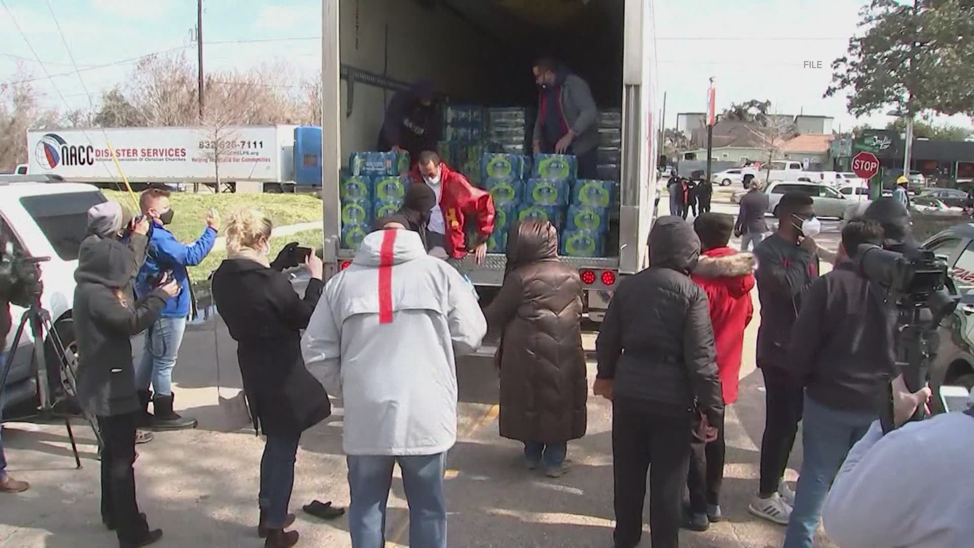 Coca-Cola donates 100 pallets of water to Waco | kvue.com