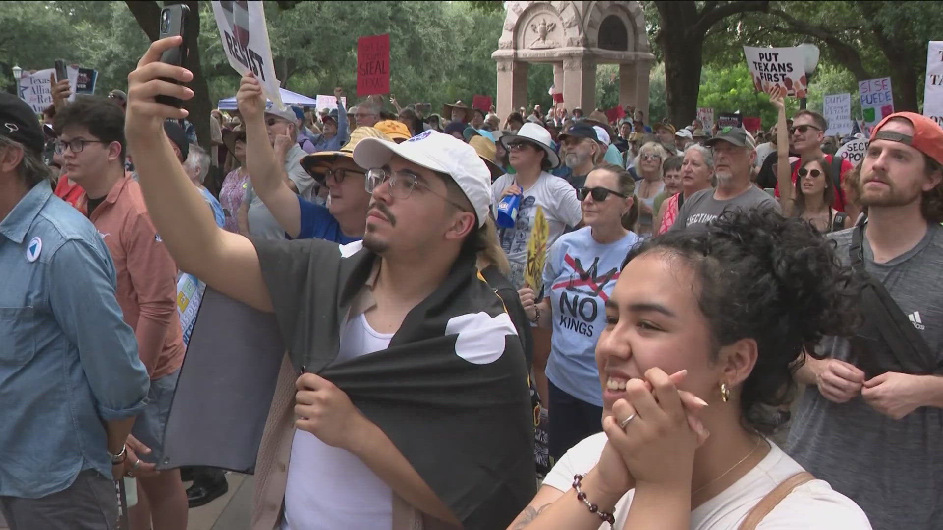 Texas Democrats protest GOP redistricting efforts across US | kvue.com