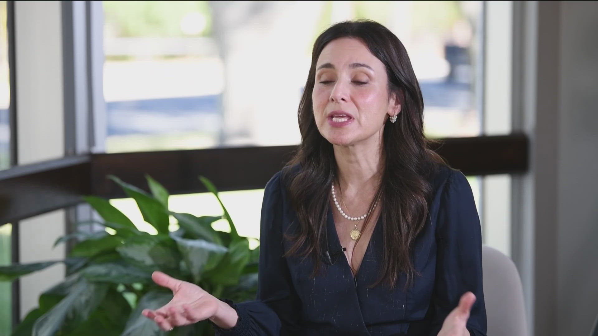 Texas Democrat Gina Hinojosa enters race for governor | kvue.com