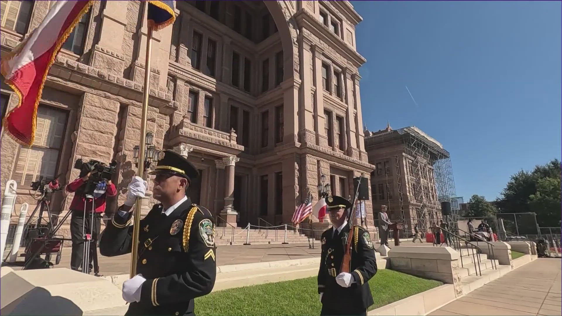 Austin honors Veterans Day with parade and ceremony | kvue.com