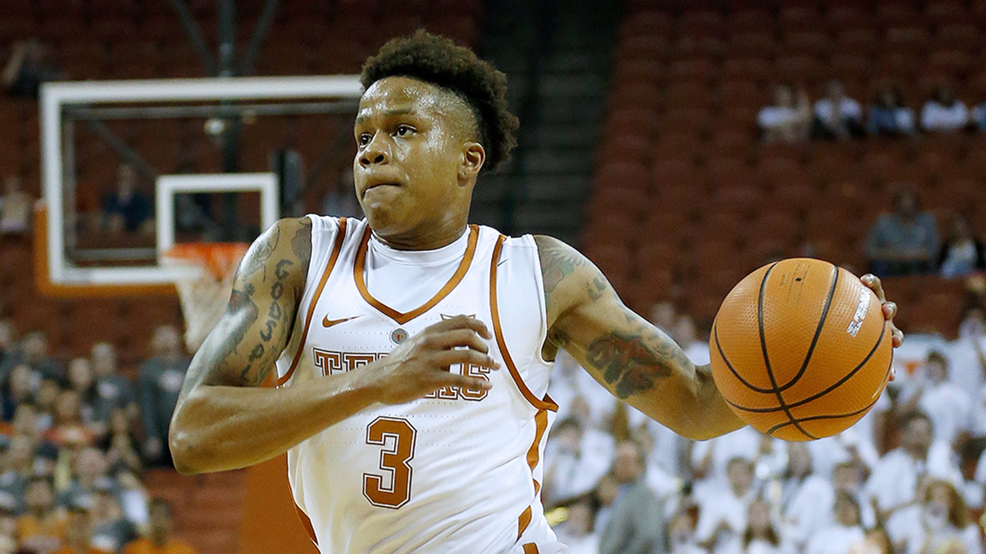 Jacob Young announces plans to transfer from UT basketball | kvue.com