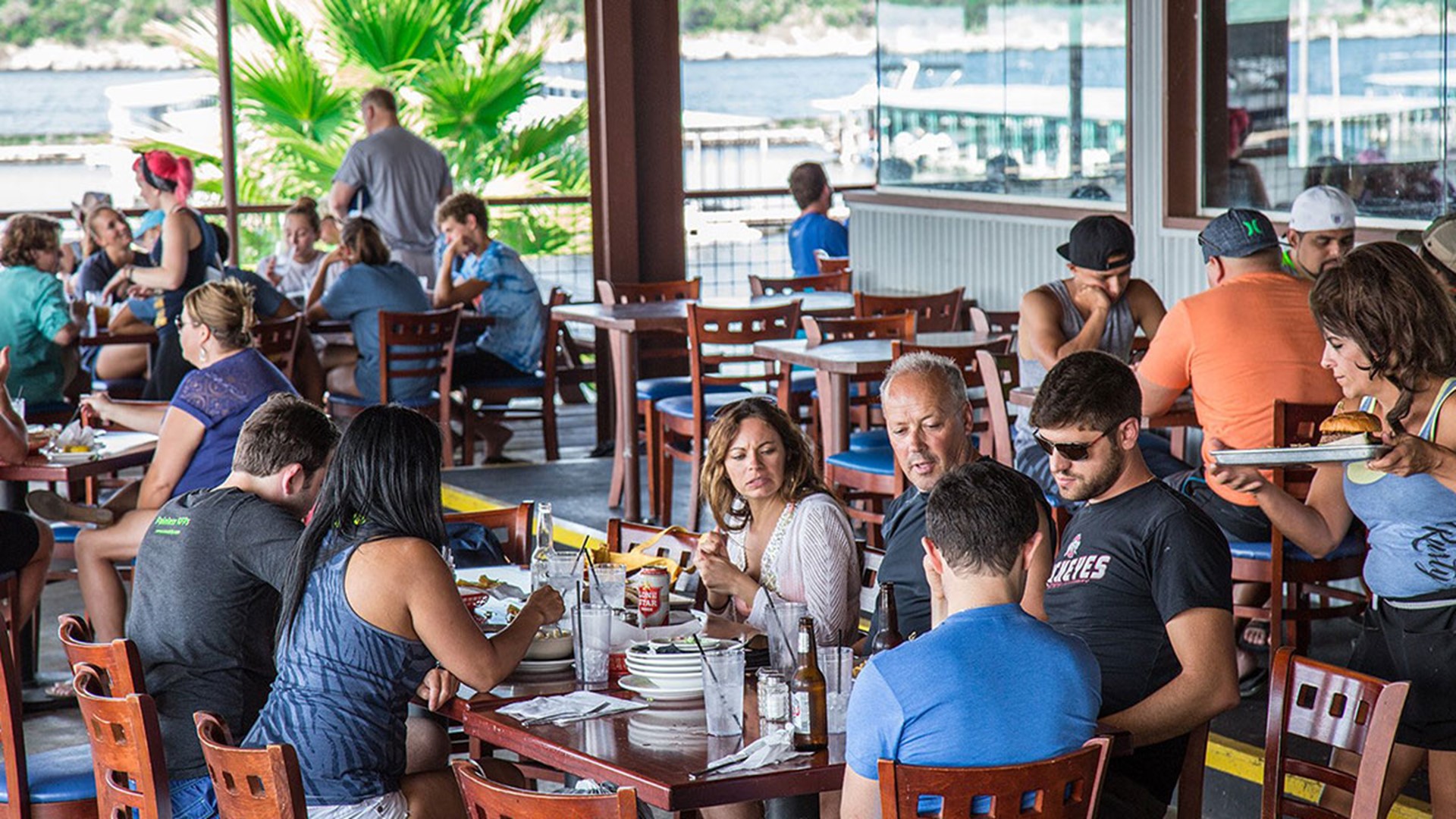 Food with a view! | Where to eat on the lake in Austin | kvue.com