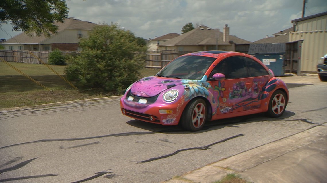 Driving home the hippo theme, Hutto is all in with new car | kvue.com