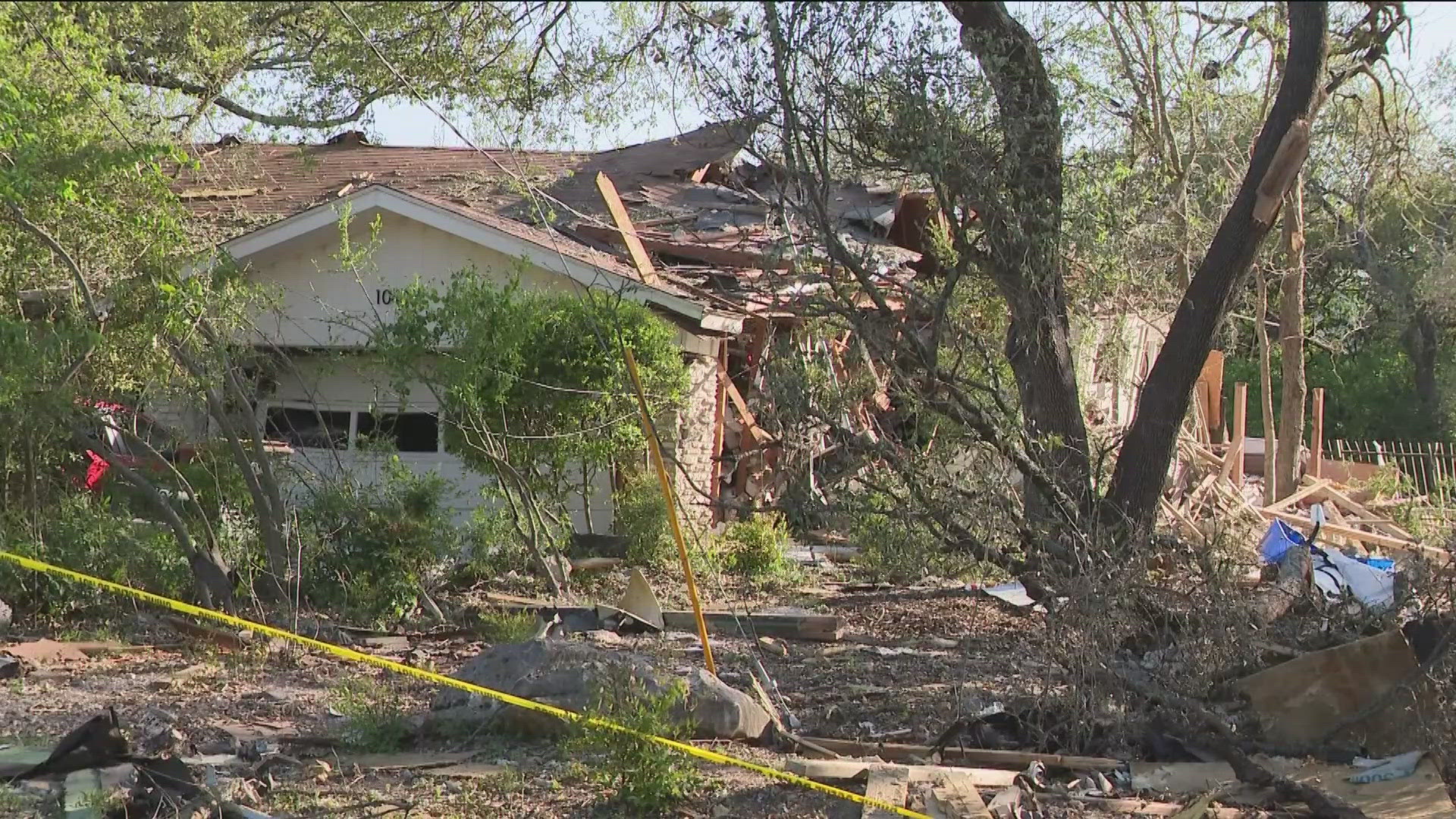 Home explosion in Austin injures six people, damages 24 homes | kvue.com